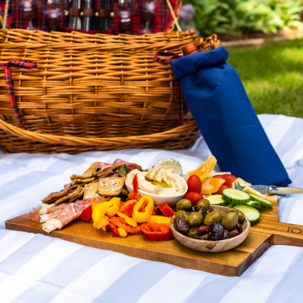 what to pack for a summer picnic - Style at a Certain Age