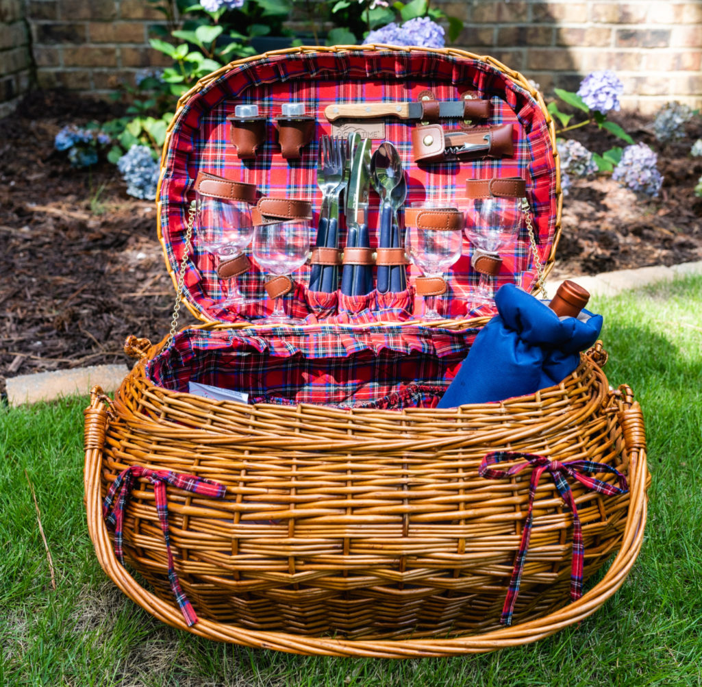 what to pack for a summer picnic - Style at a Certain Age