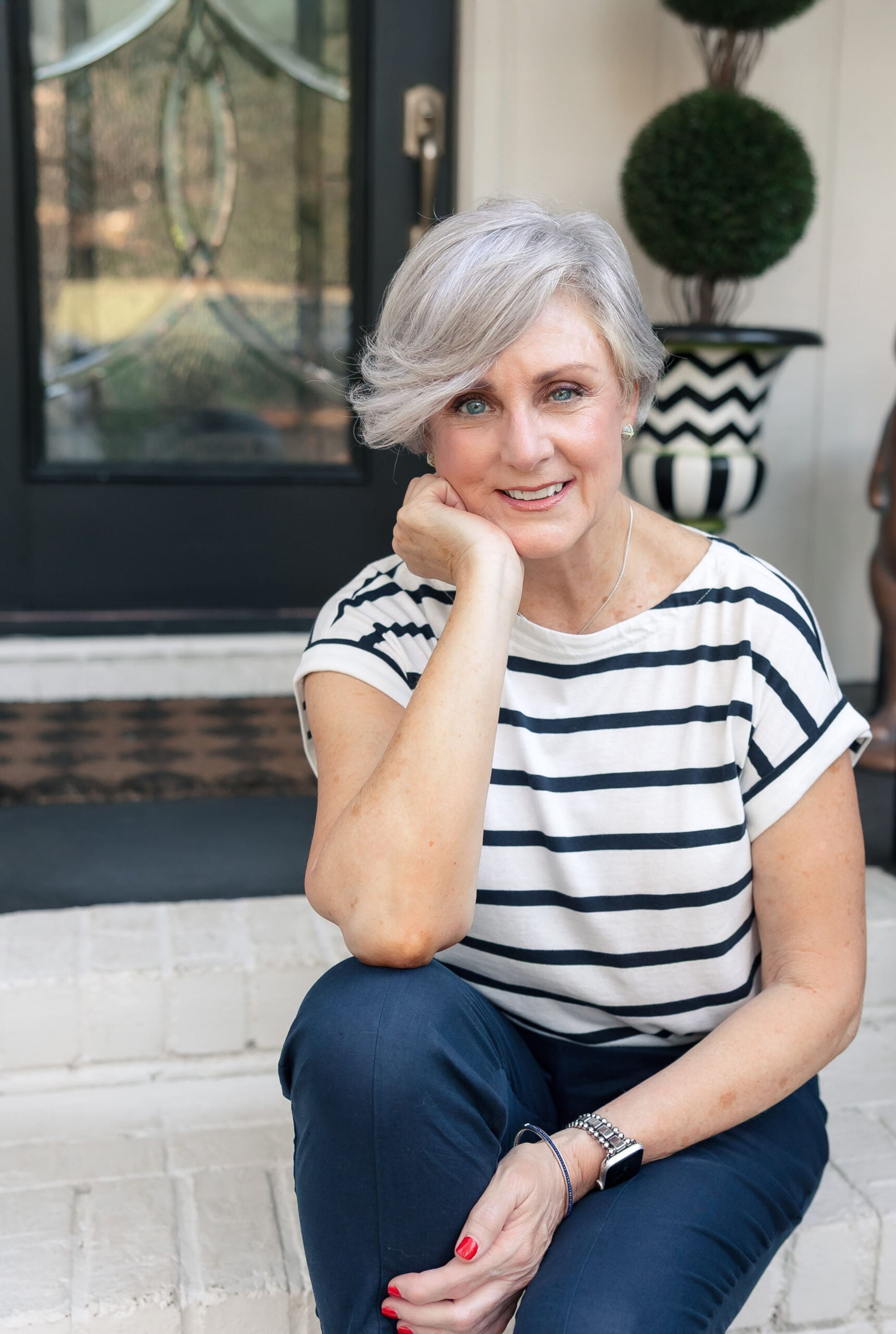 How to Update Your Wardrobe After 50 – 5 Easy Style Upgrades