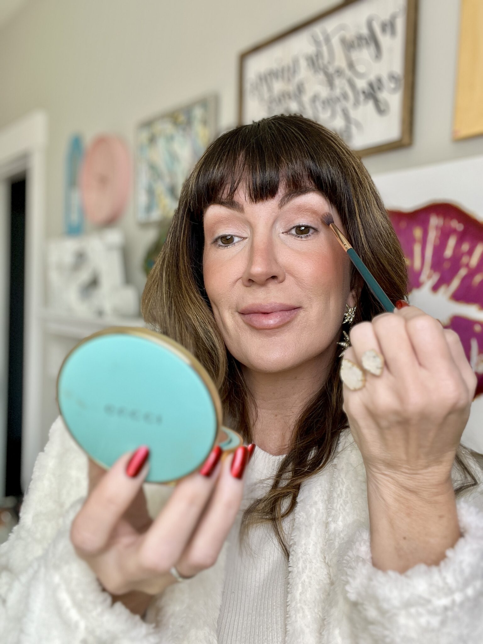 Rocking the Red and Green Makeup Look: Festive and Refined