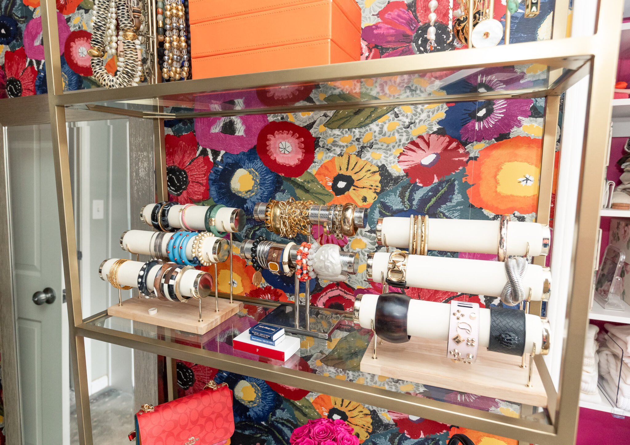 Wardrobe Detox: Declutter and Refresh Your Closet