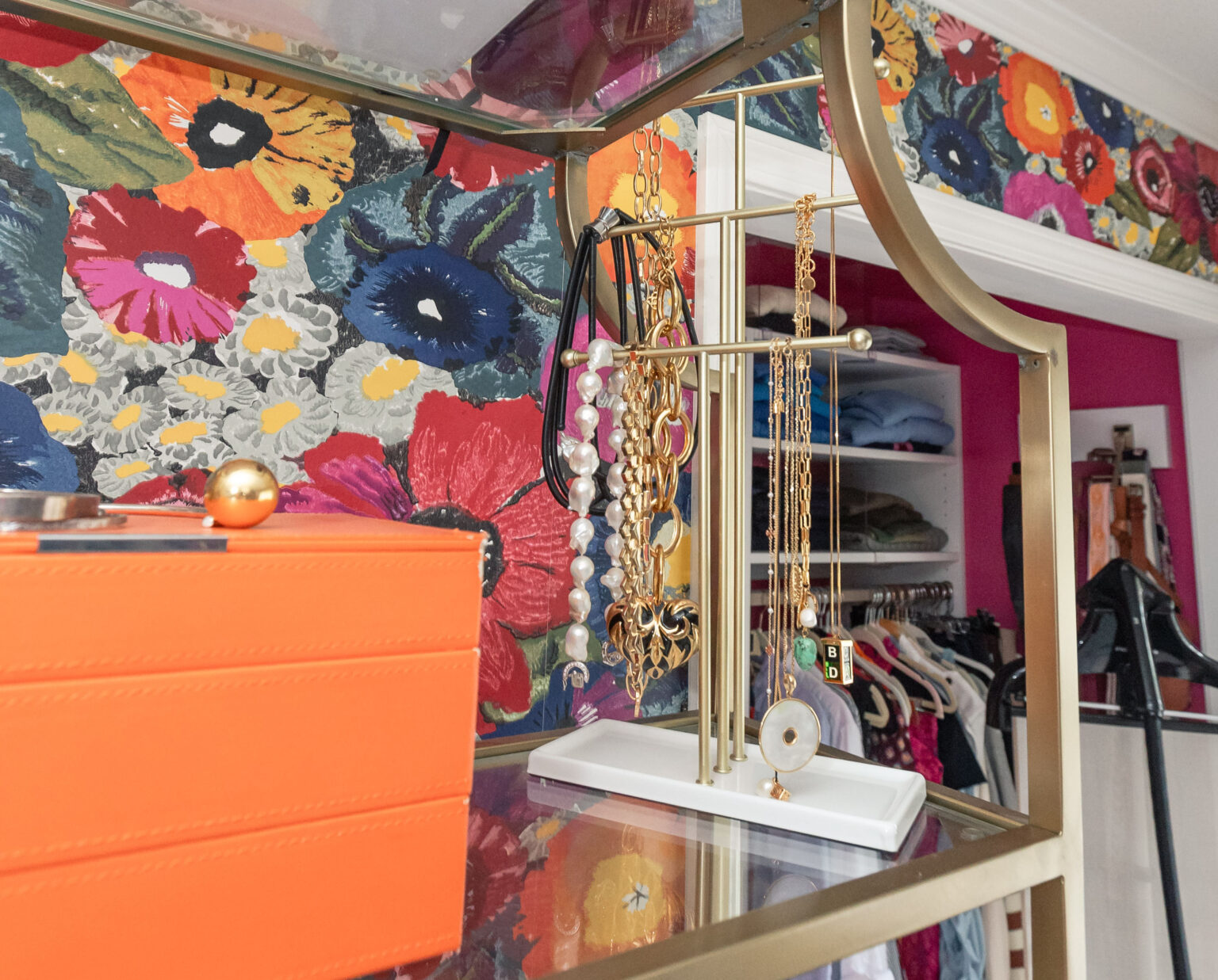 Wardrobe Detox: Declutter and Refresh Your Closet