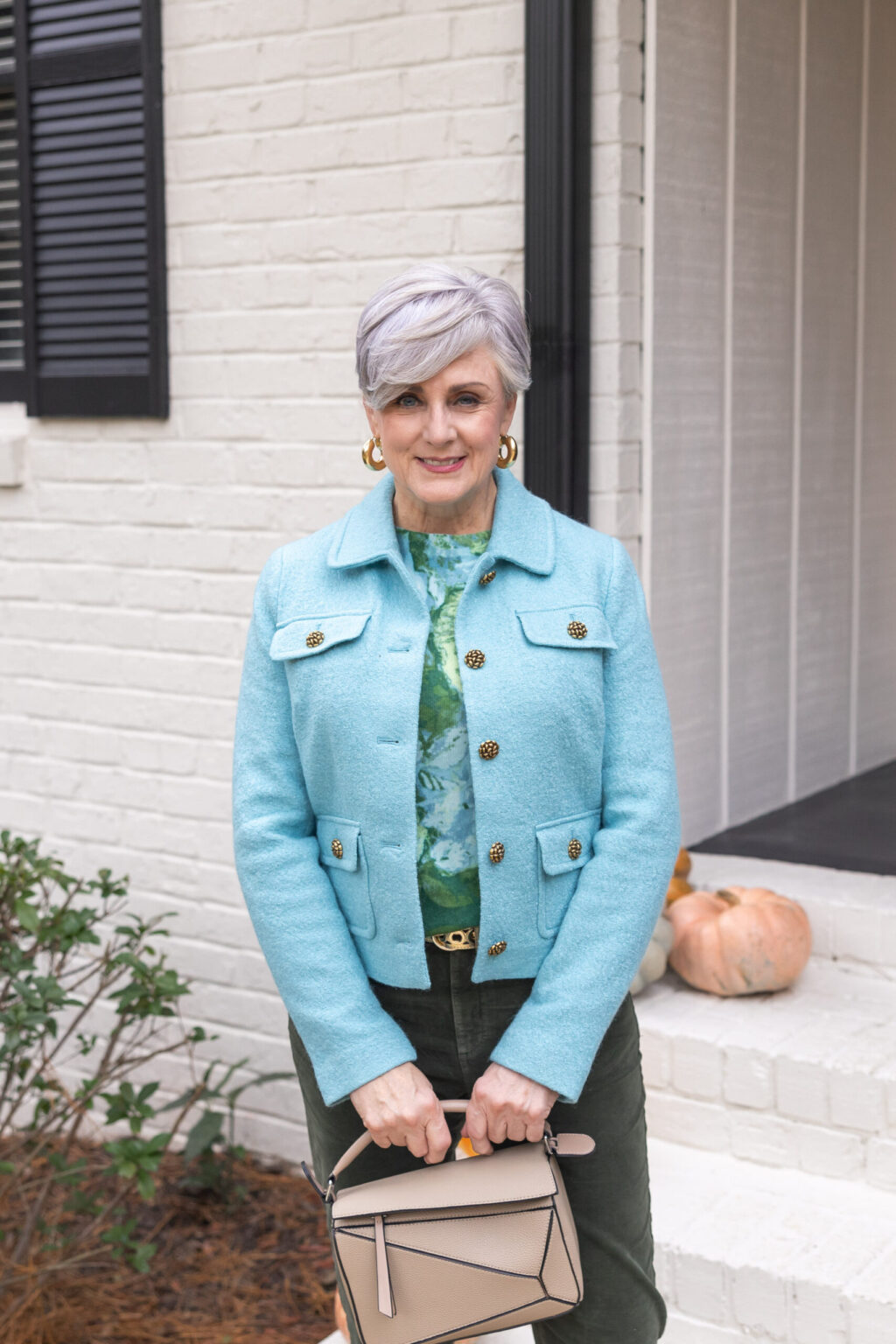 10 Style Mistakes that Make You Look Older: Avoid These Fashion Faux ...