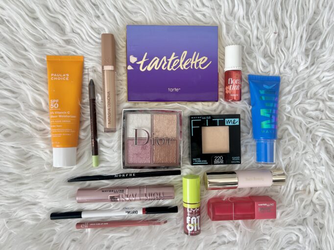 Capsule Makeup: Simplifying Your Beauty Routine