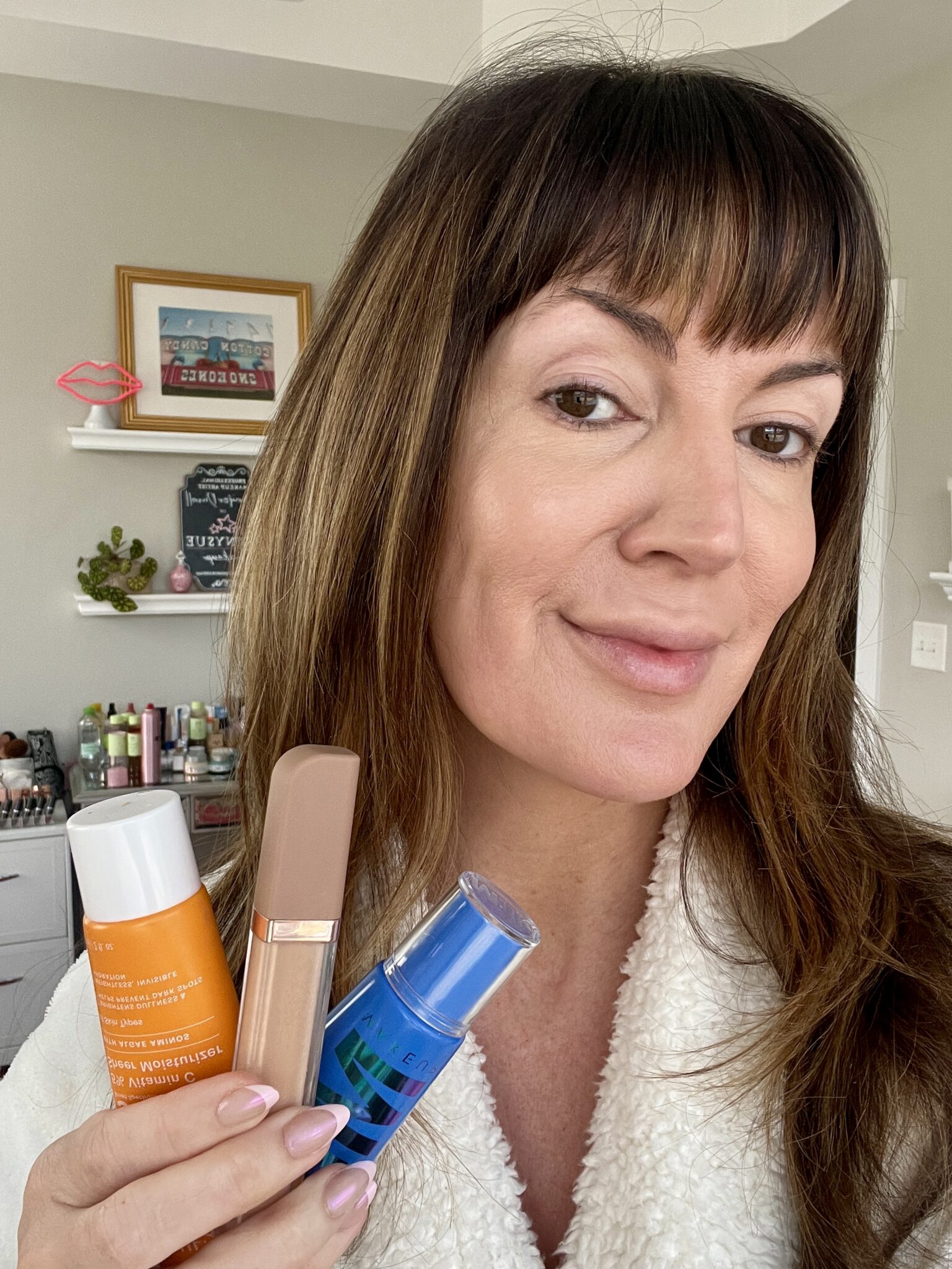 Capsule Makeup: Simplifying Your Beauty Routine