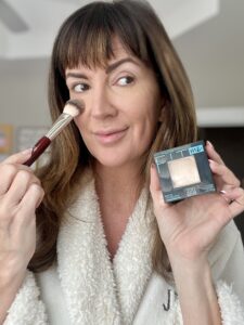 Capsule Makeup: Simplifying Your Beauty Routine