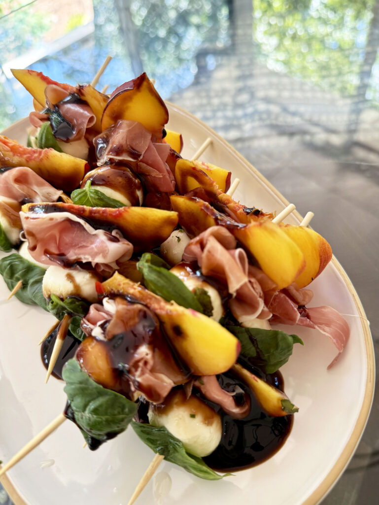 Summer Style & Seasonal Recipes – Chic Outfits & Fresh Flavors
