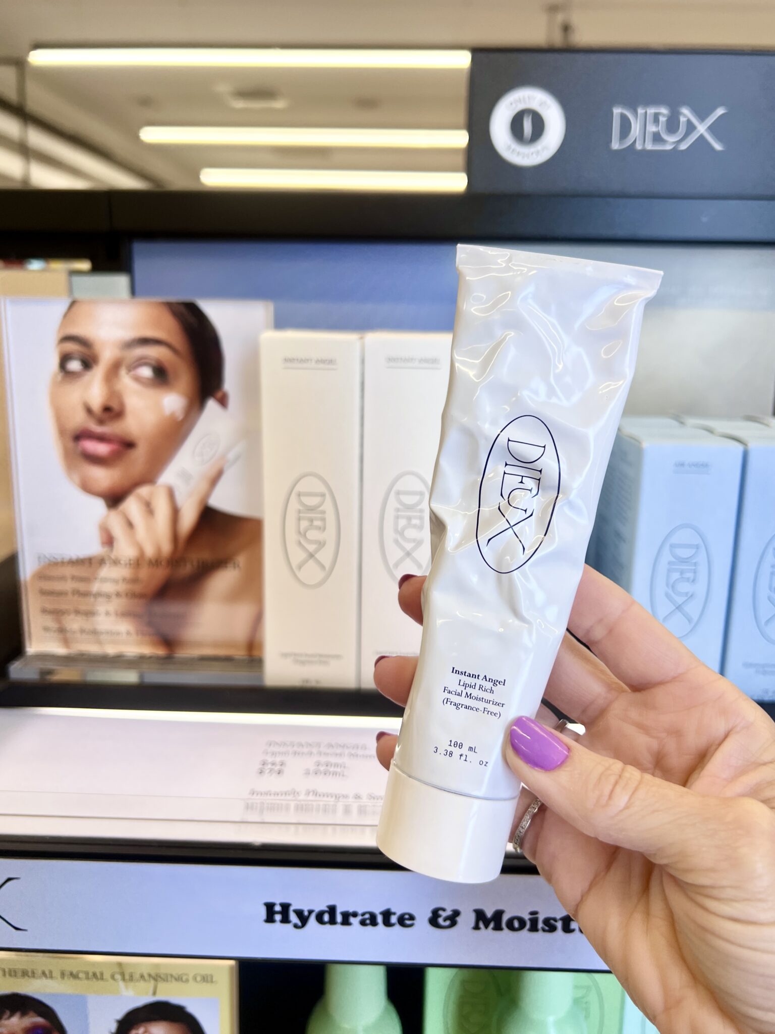 Beauty Products for Aging Gracefully and Confidently