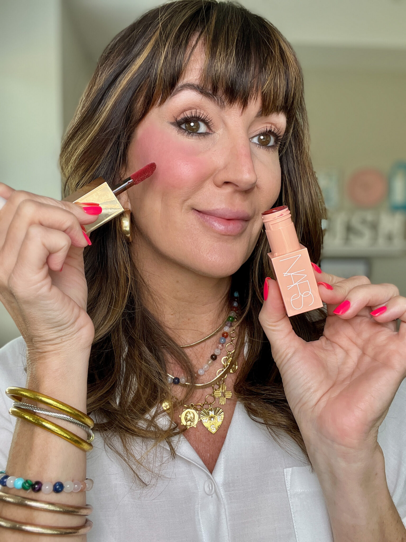 Beauty Products for Aging Gracefully and Confidently