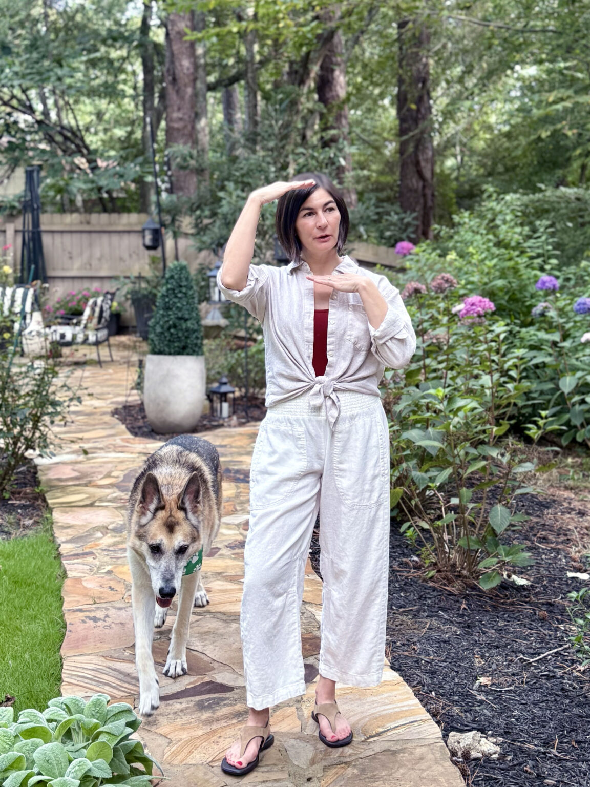 August Style – Casual Looks, Cucumber Cooler & Zucchini Fritters