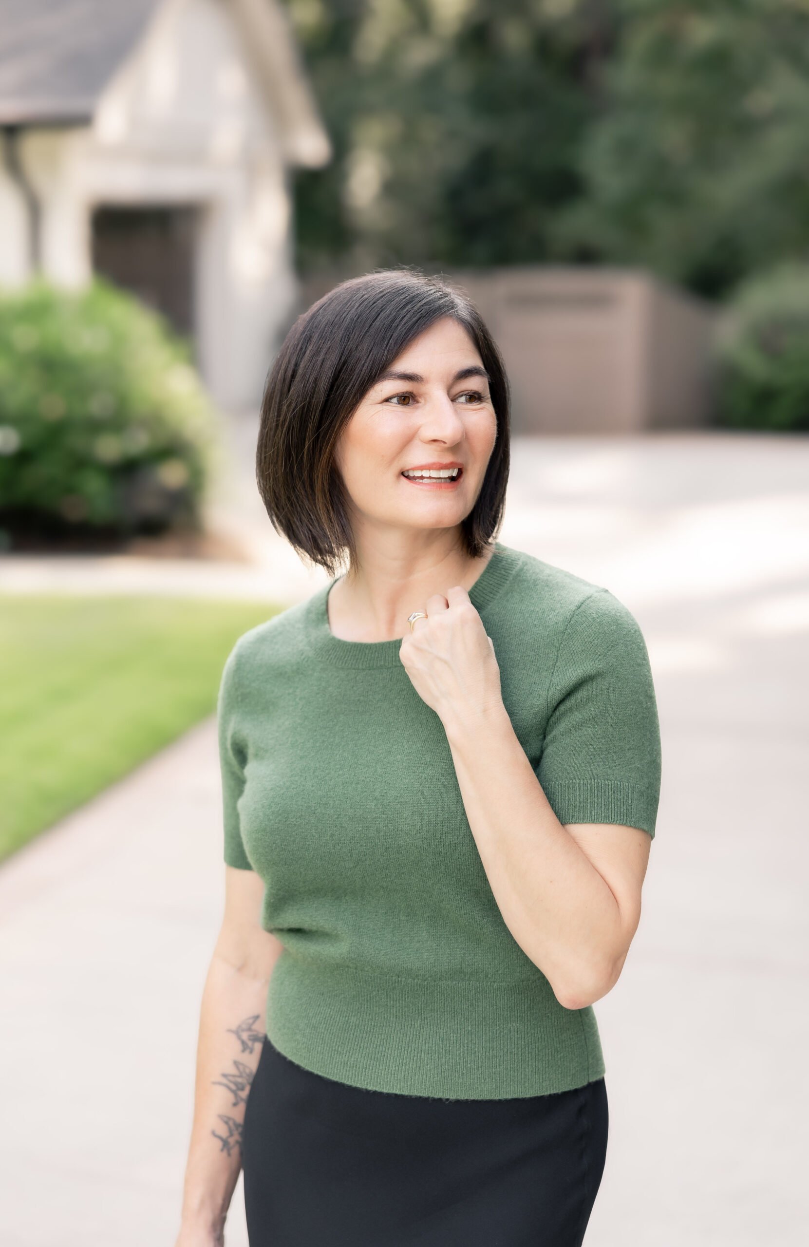 How to Style Petite Below Knee Skirt Outfits for Fall