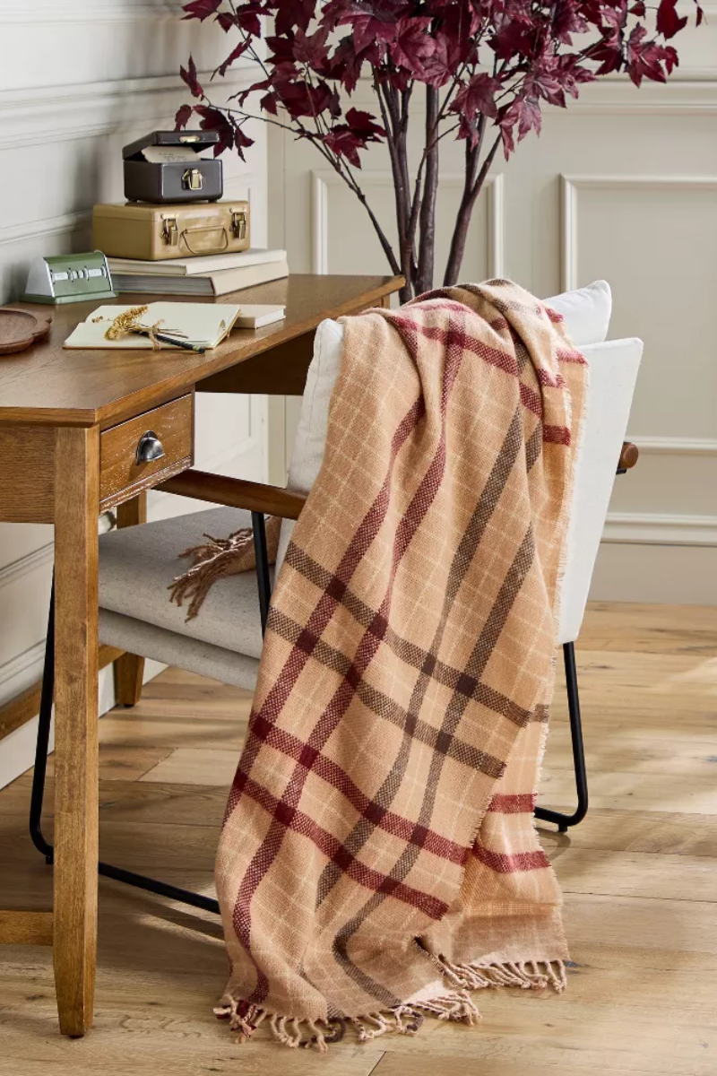 Fall Throw Blankets That Double as Décor